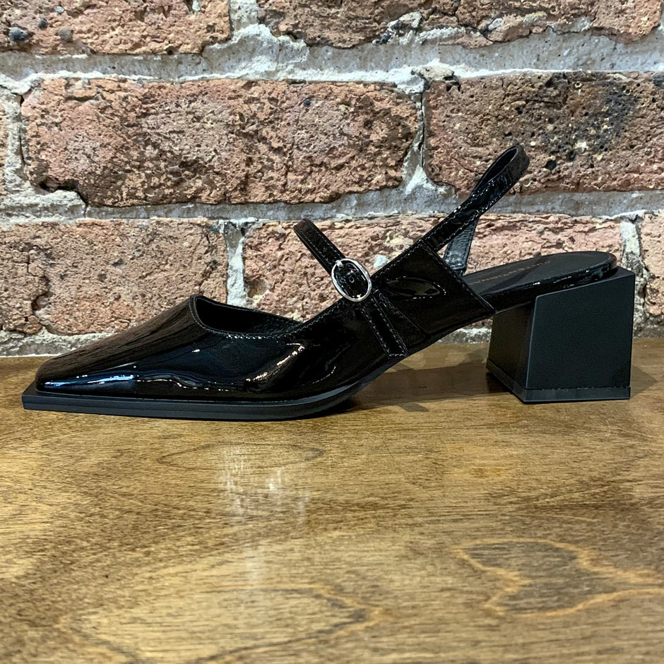 Intentionally Blank – (shōō)