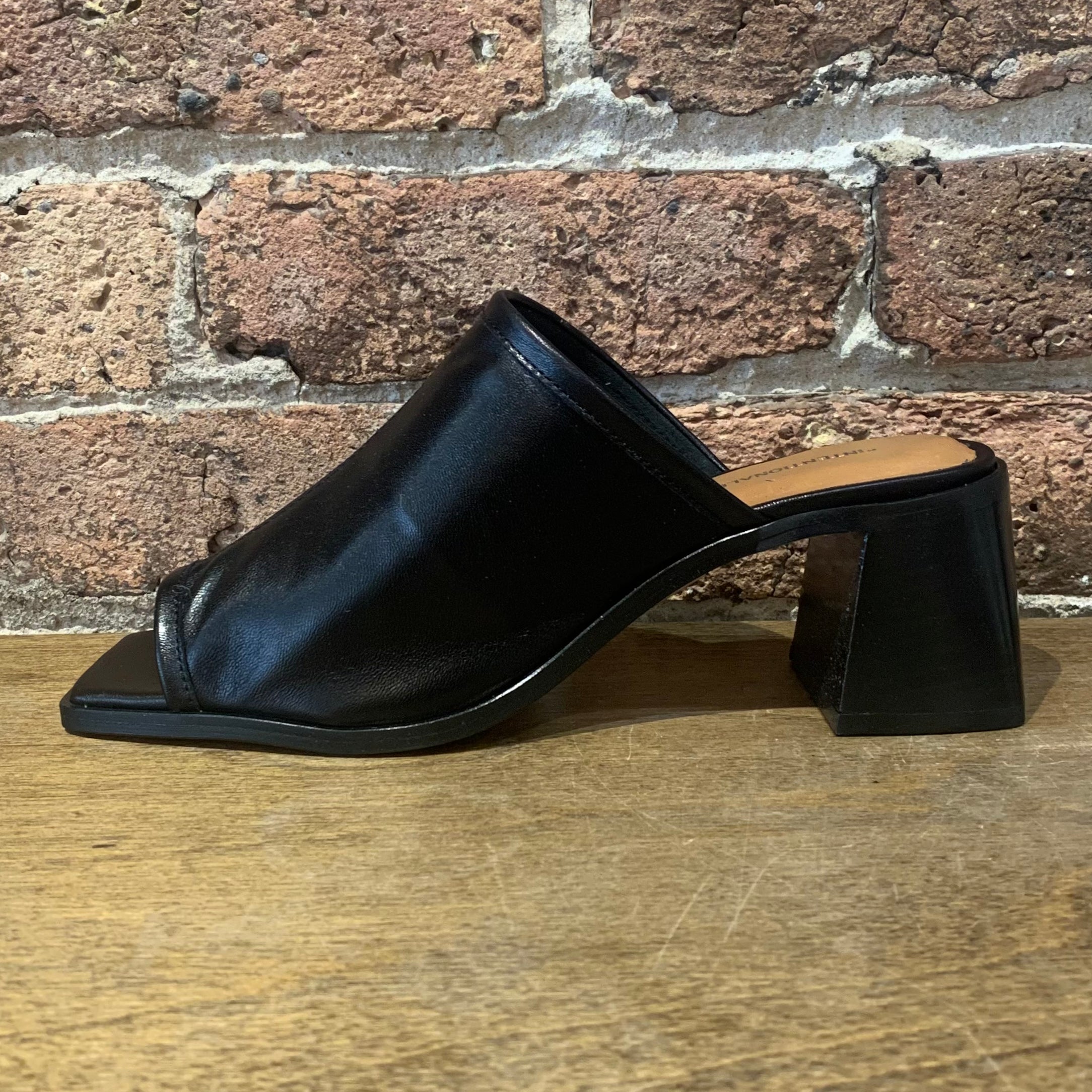 Intentionally Blank – (shōō)