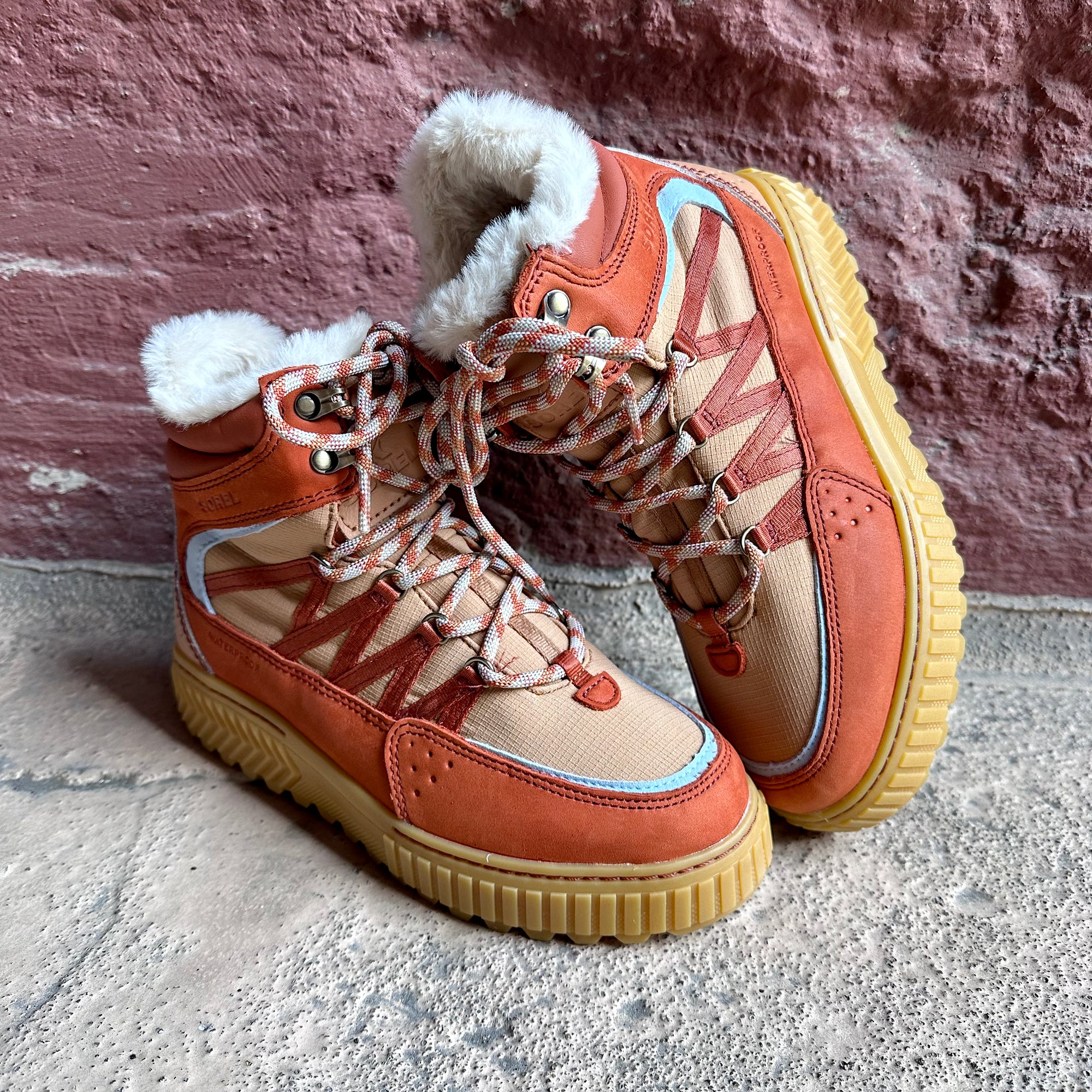 (shoo) is The Definition of Footwear – (shōō)