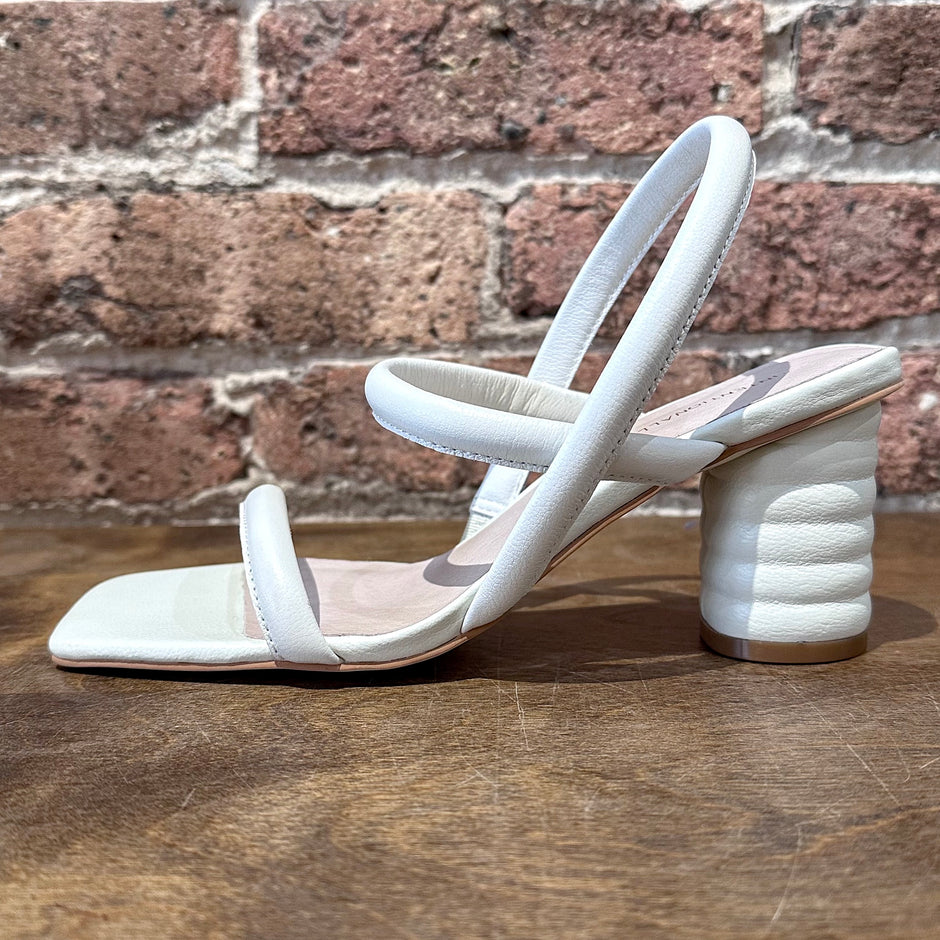 Intentionally Blank – shoostore